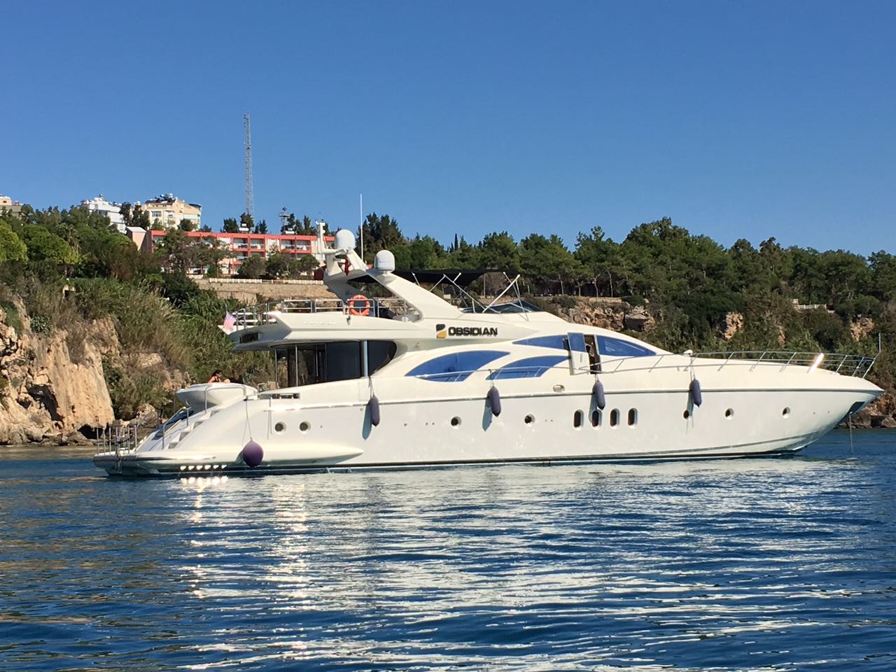 M/Y Azimut 98 Leonardo - sealviptravel.com
